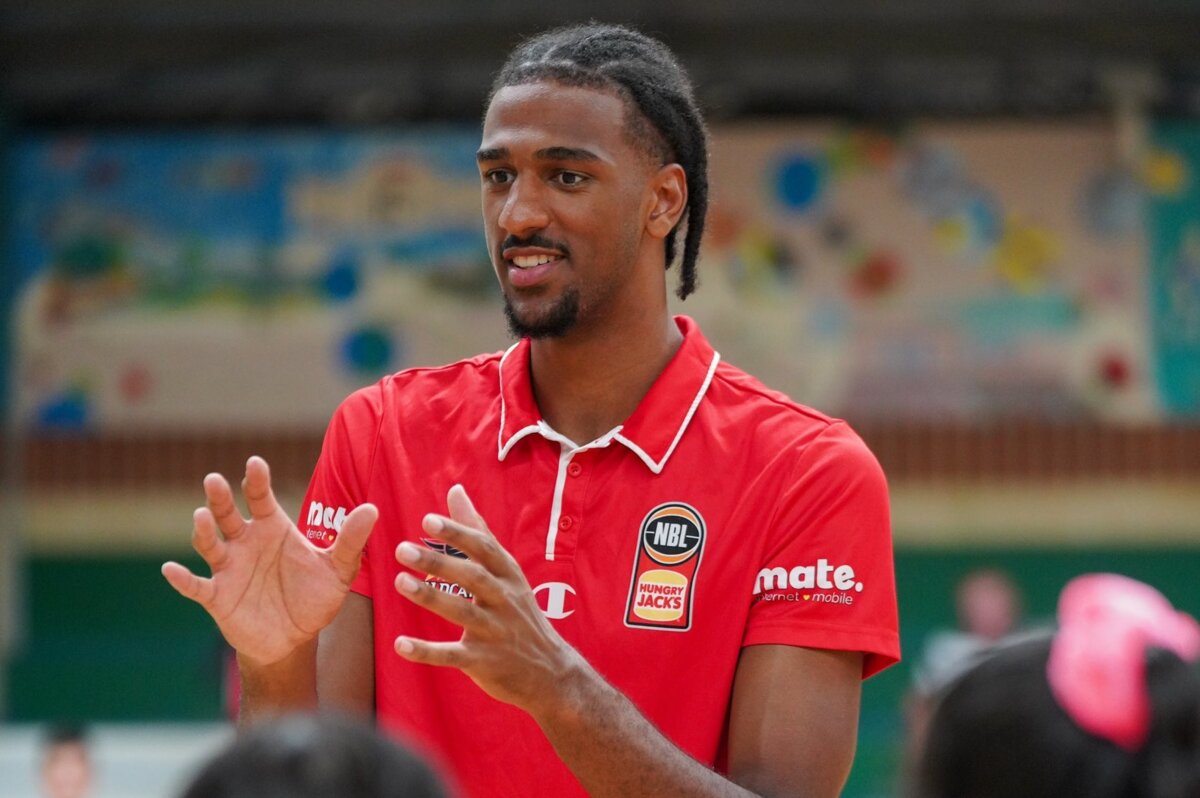 Alexandre Sarr se présente à la Draft NBA 2024 - BeBasket