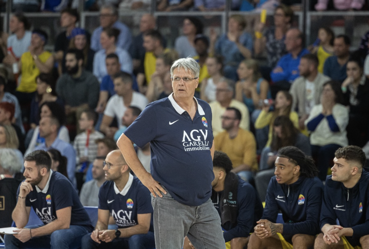 Jean-Louis Borg élu entraîneur de l'année par les coachs de NM1