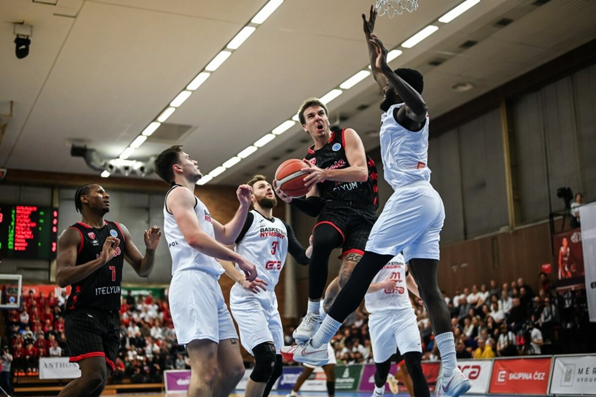 Hugo Besson et Varèse font un grand pas vers le dernier carré - BeBasket