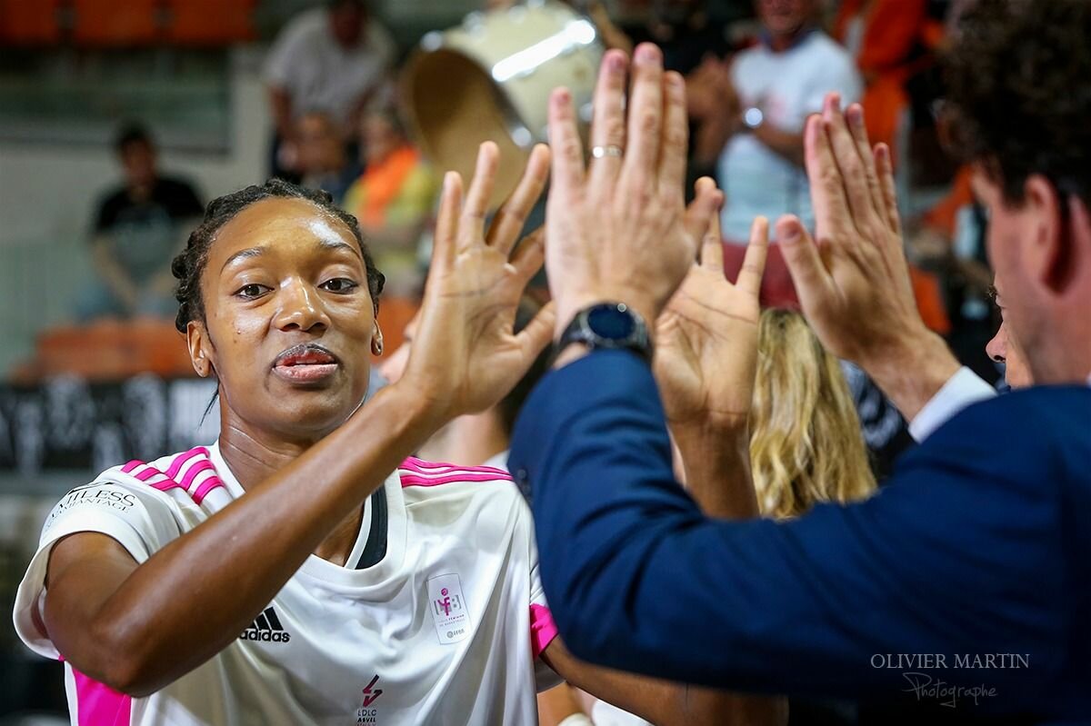 Pour remplacer Rupert, Bourges compte faire revenir Kayla Alexander ...