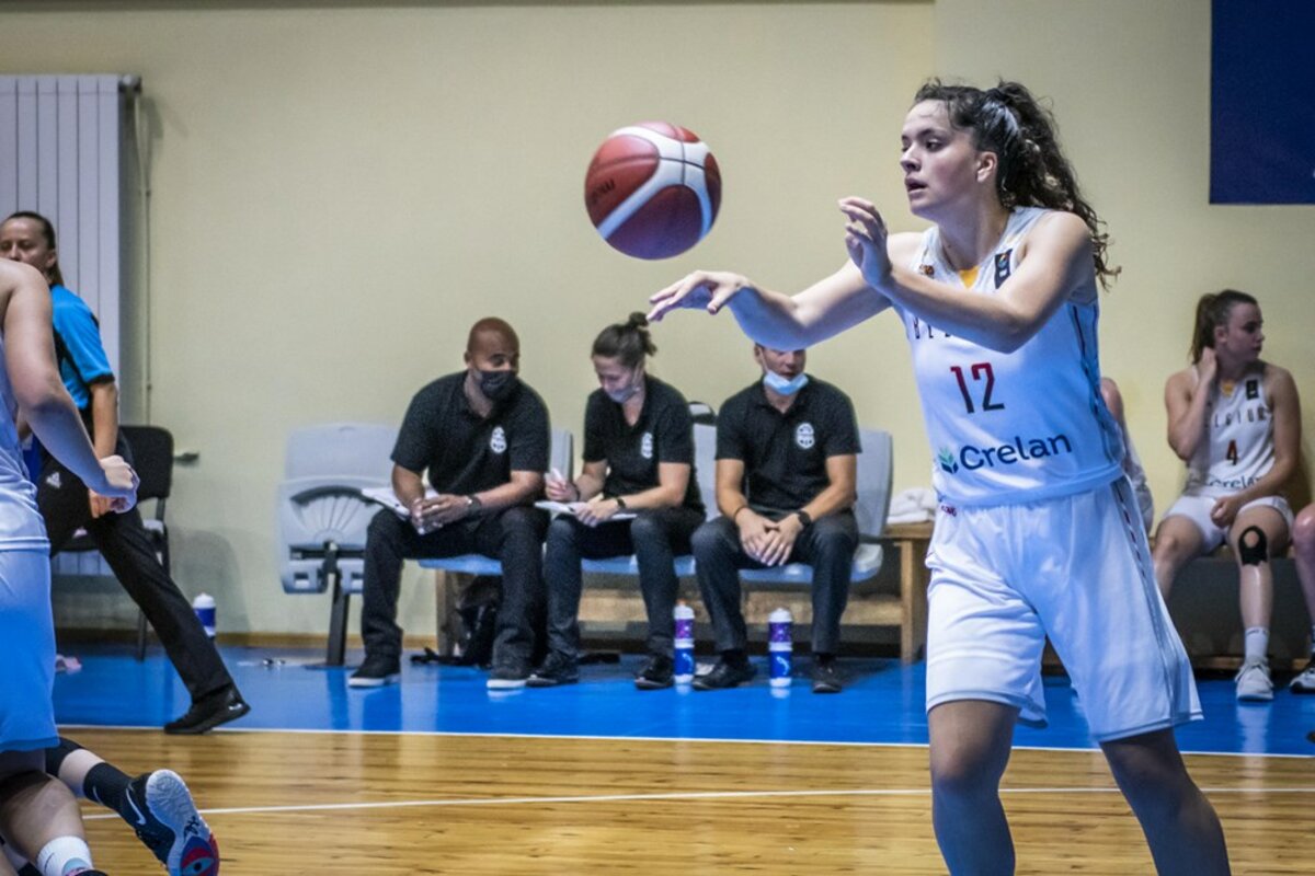 Sarah Bell prolonge à son tour à Courtrai - BeBasket