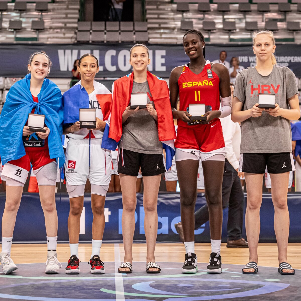 Téa Cleante dans le cinq idéal de l'Euro U16 féminin - BeBasket