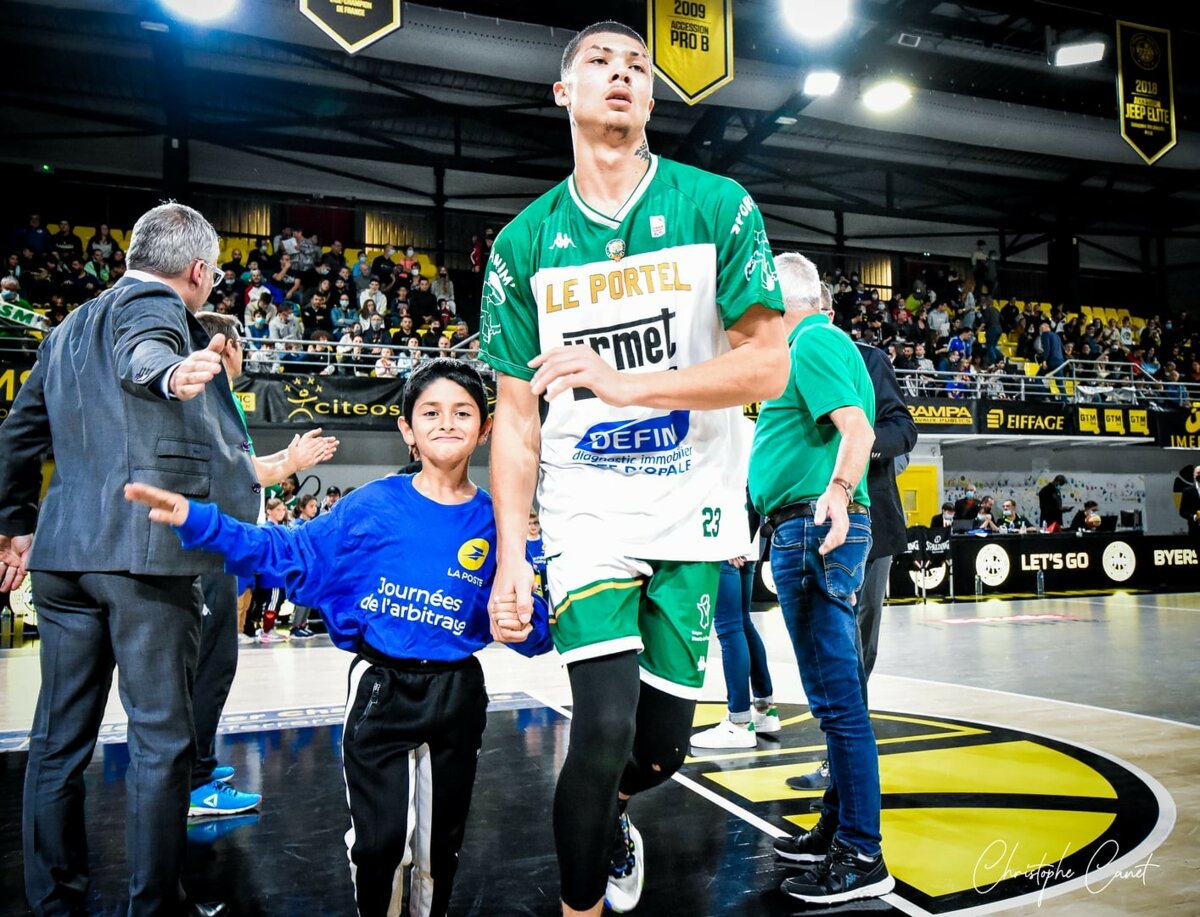 Thomas Hanquiez et Jared Ambrose arrivent à Bruxelles - BeBasket