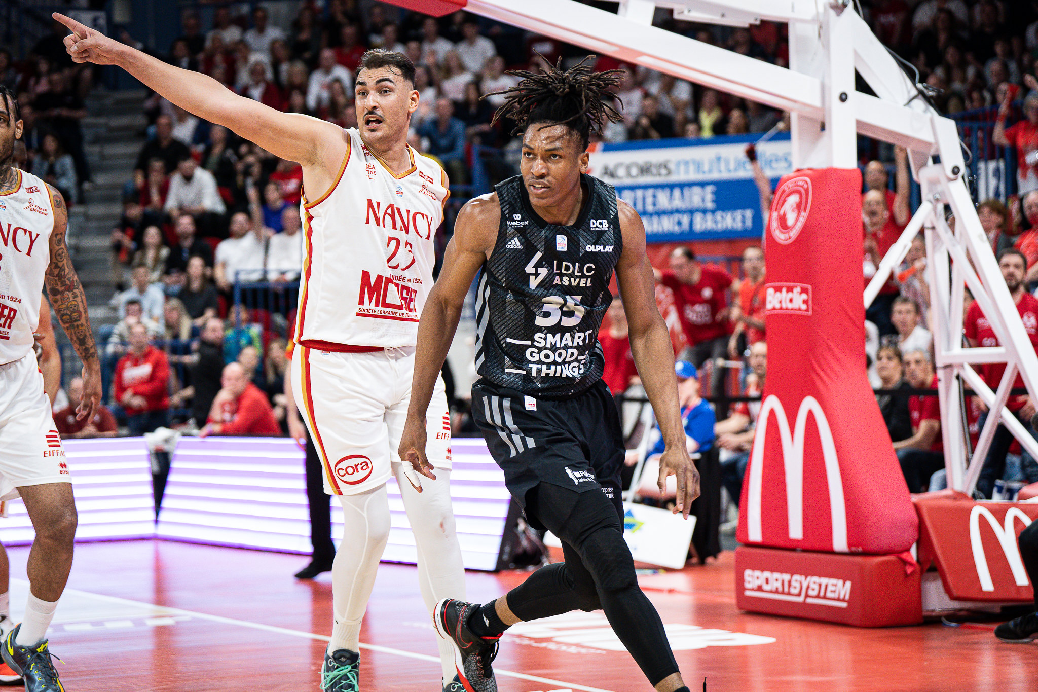 Yves Pons file à Gérone - BeBasket