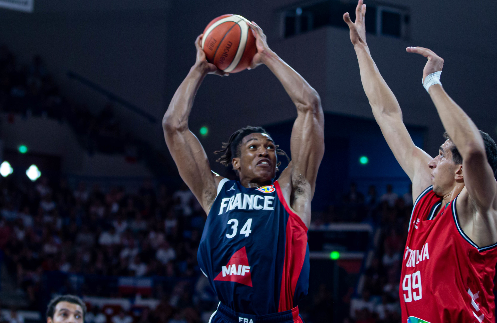 Yves Pons reste dans les 12 pour le match contre le Monténégro - BeBasket