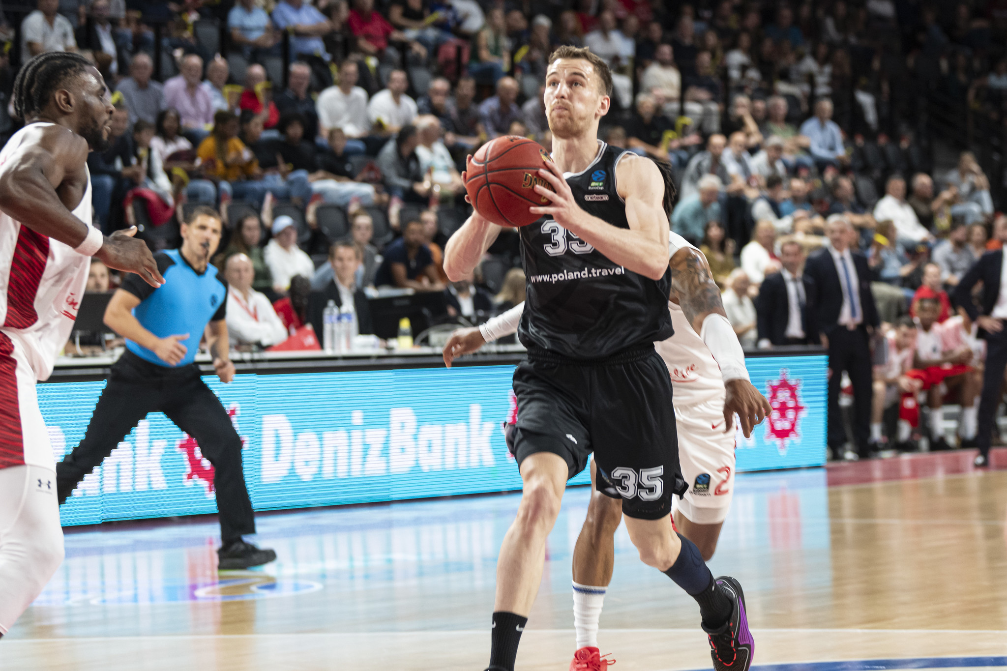 Le Stade Rochelais officialise l'arrivée de Jakub Niziol - BeBasket