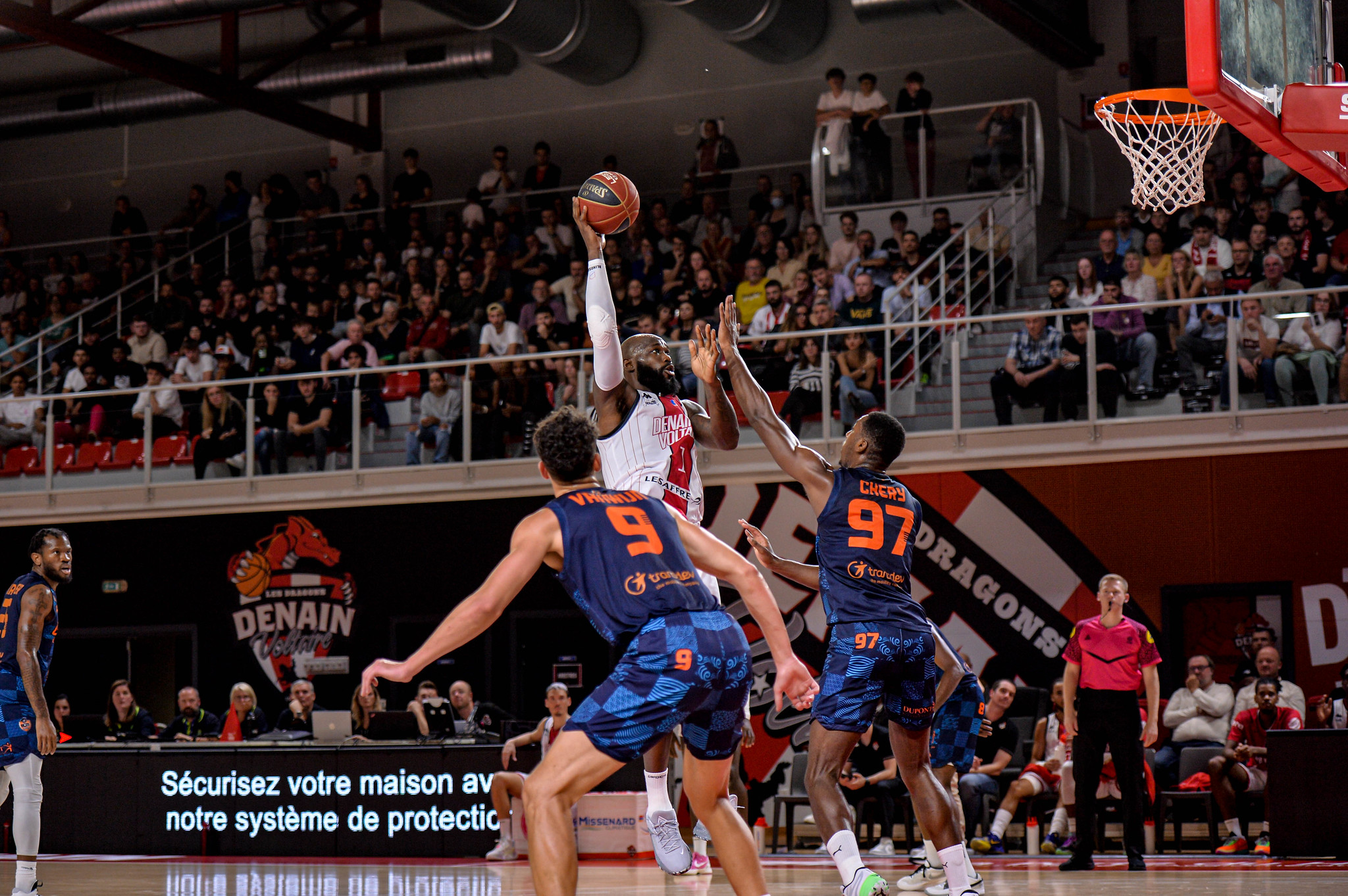 Denain tient enfin son "nouveau" pivot : Jonathan Augustin-Fairell est ...