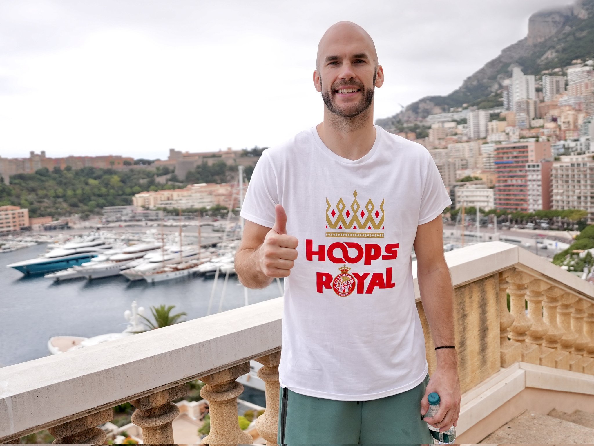 Selon Nick Calathes, l'AS Monaco "construit une équipe capable de ...