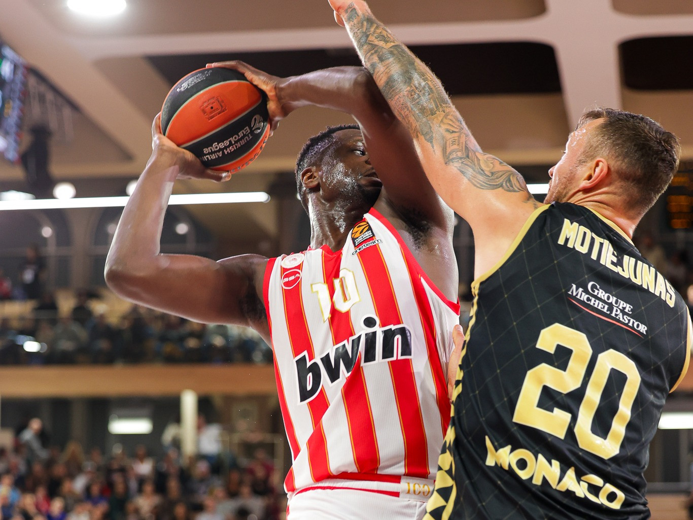Paris n'aura pas à gérer le cas Moustapha Fall à l'Olympiakos - BeBasket