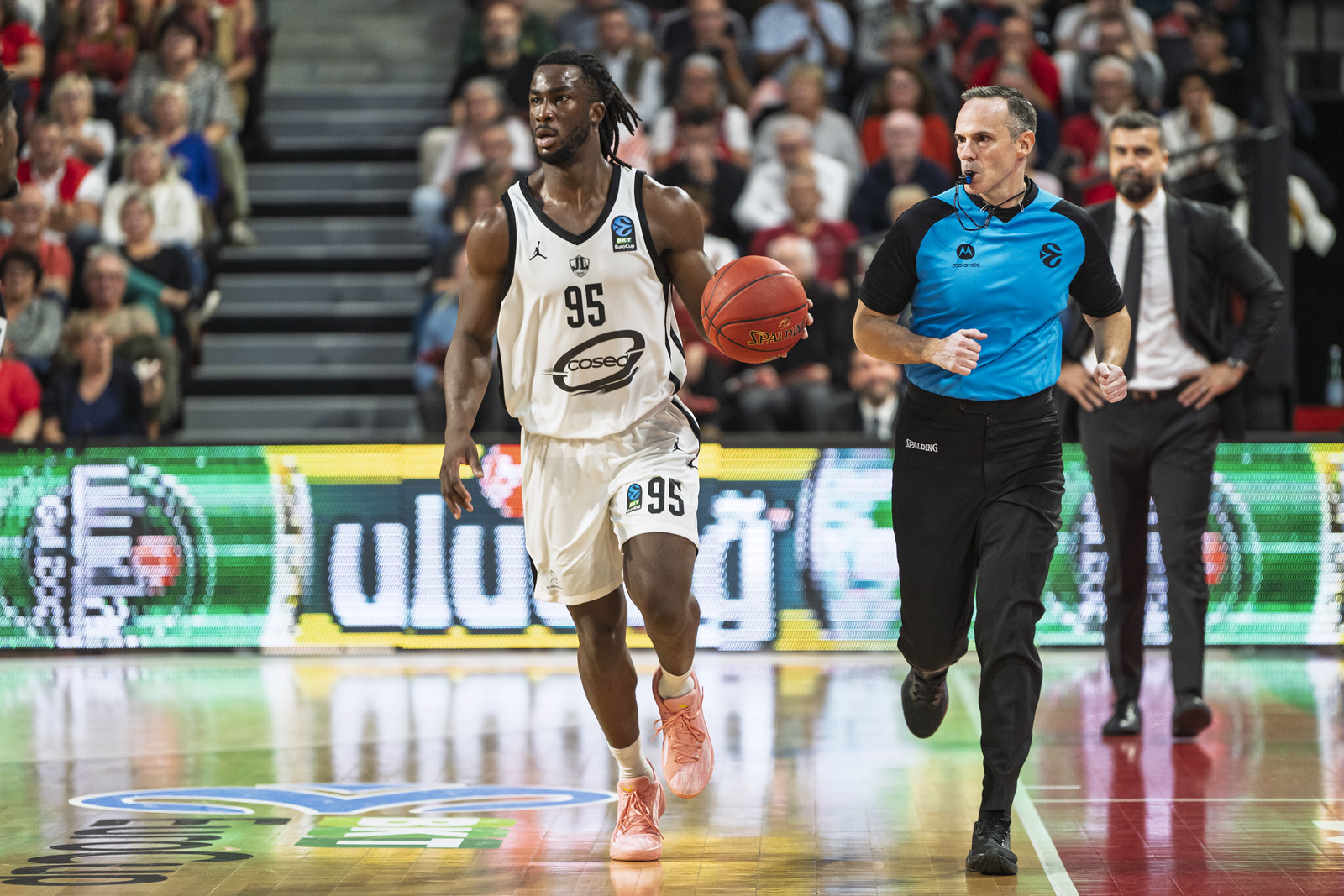 Adam Mokoka de retour pour le choc entre Bourg et Cholet - BeBasket