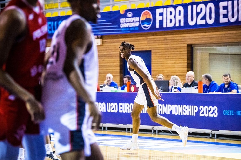 L'équipe de France U20 en quarts après sa victoire facile contre la Pologne - BeBasket