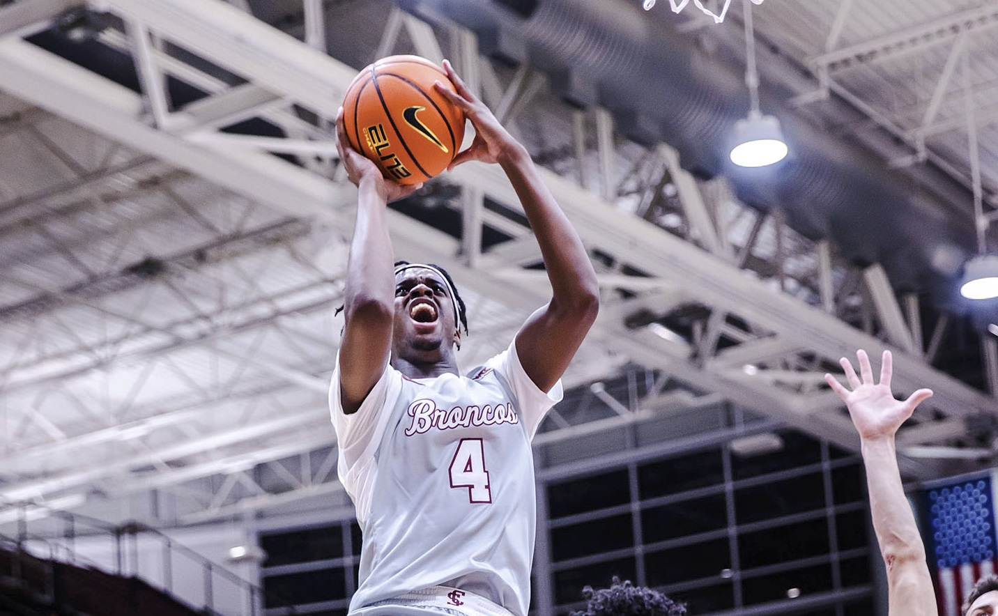 Adama Bal et Jazz Gardner ont réussi leurs débuts avec Santa Clara et ...