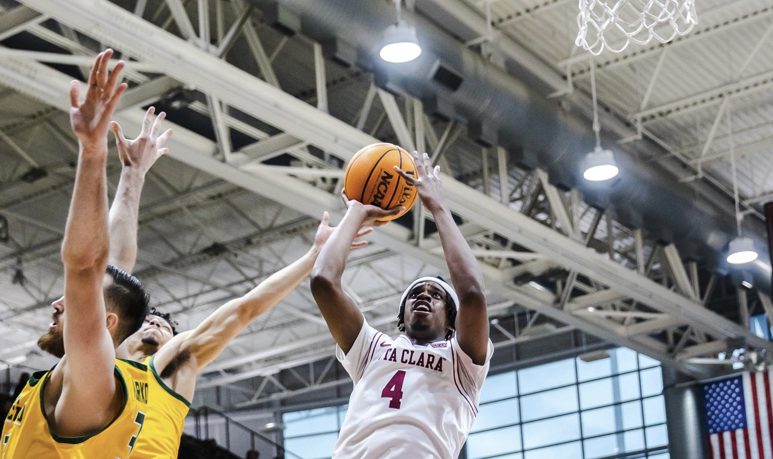 Adama Bal claque 24 points et Santa Clara file en demi-finales du ...