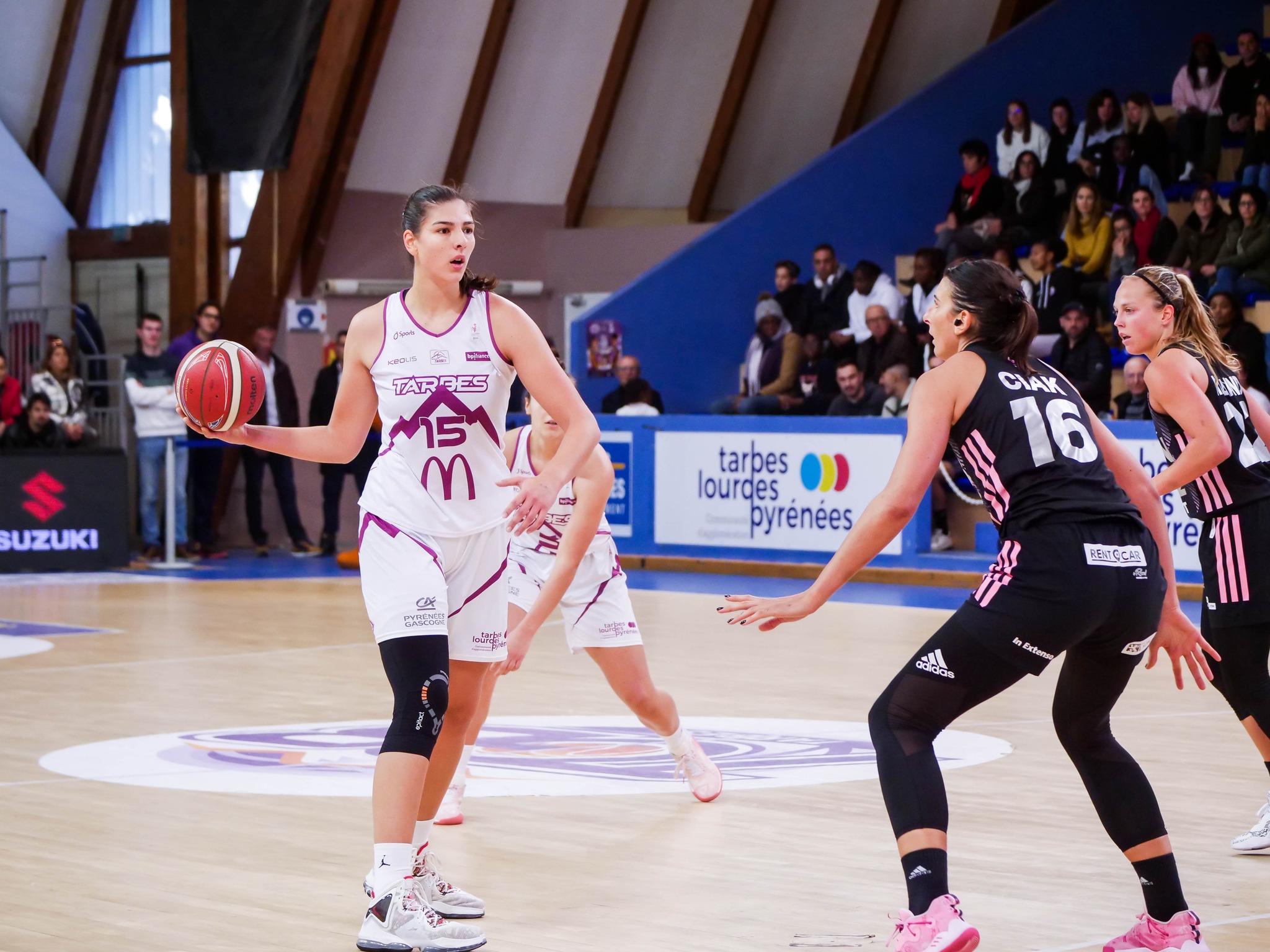 De retour au jeu, Ana Tadic "revit pleinement" - BeBasket