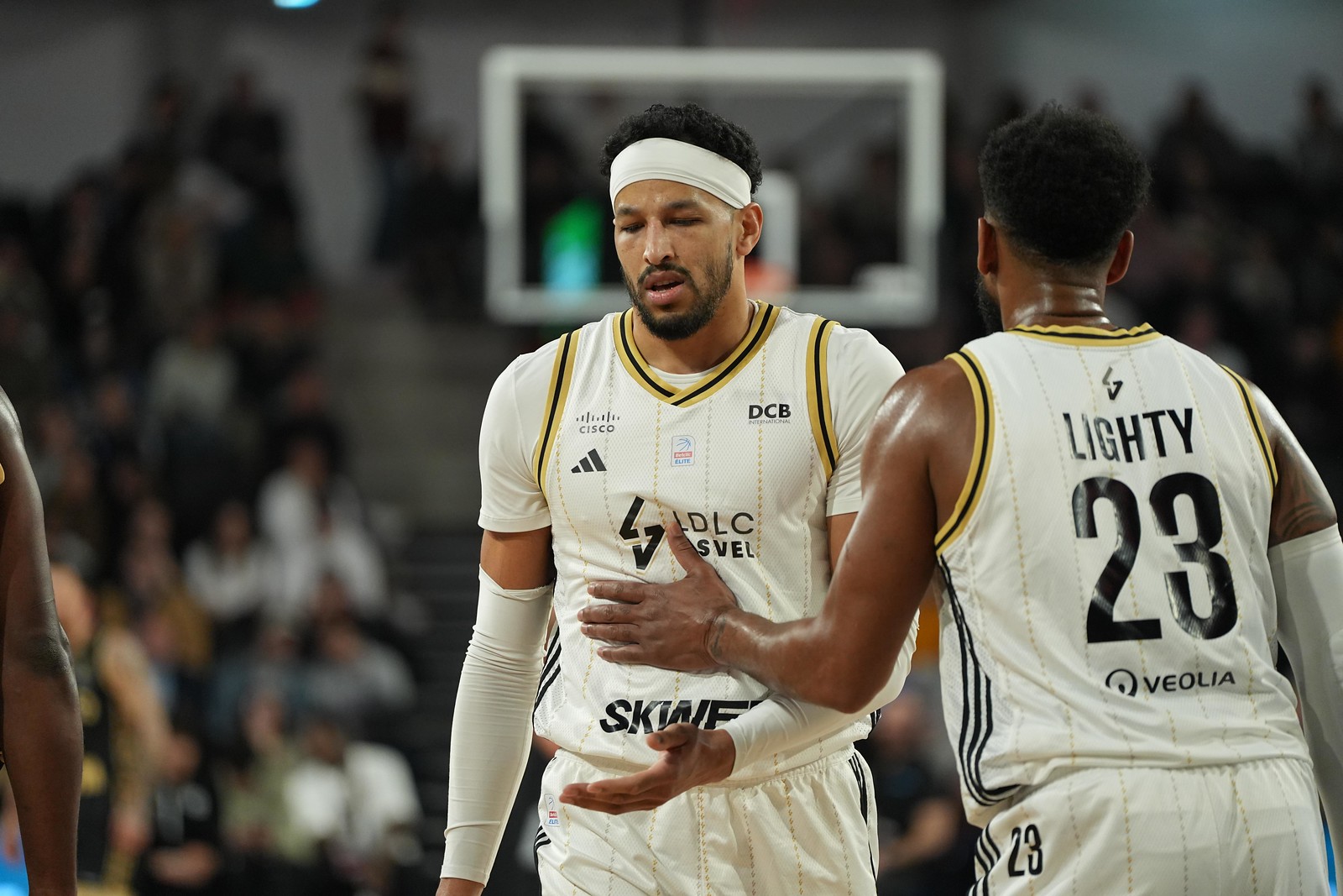 Andre Roberson vers un départ de l’ASVEL ? Tony Parker pessimiste sur ...