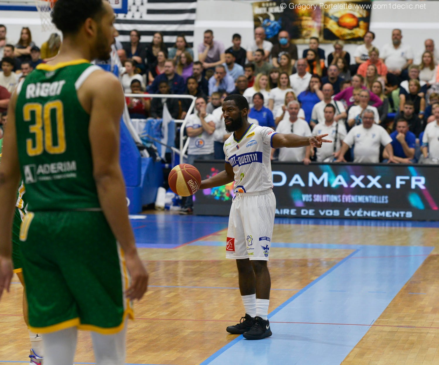 Artisan de la belle saison de Saint-Quentin, Kendall Anthony file en ...