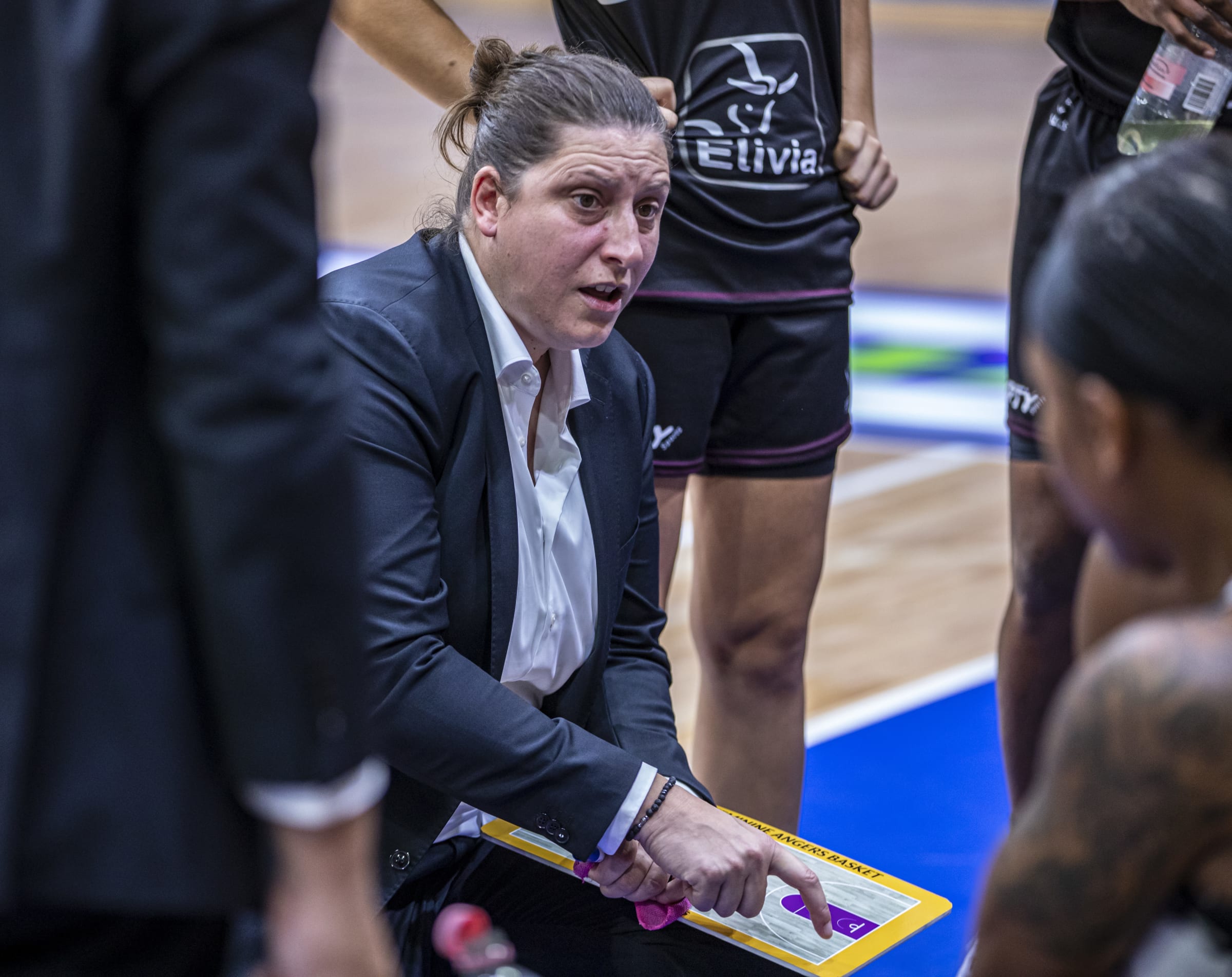 Aurélie Bonnan sera toujours sur le banc de l'UFAB en 2025-2026 - BeBasket