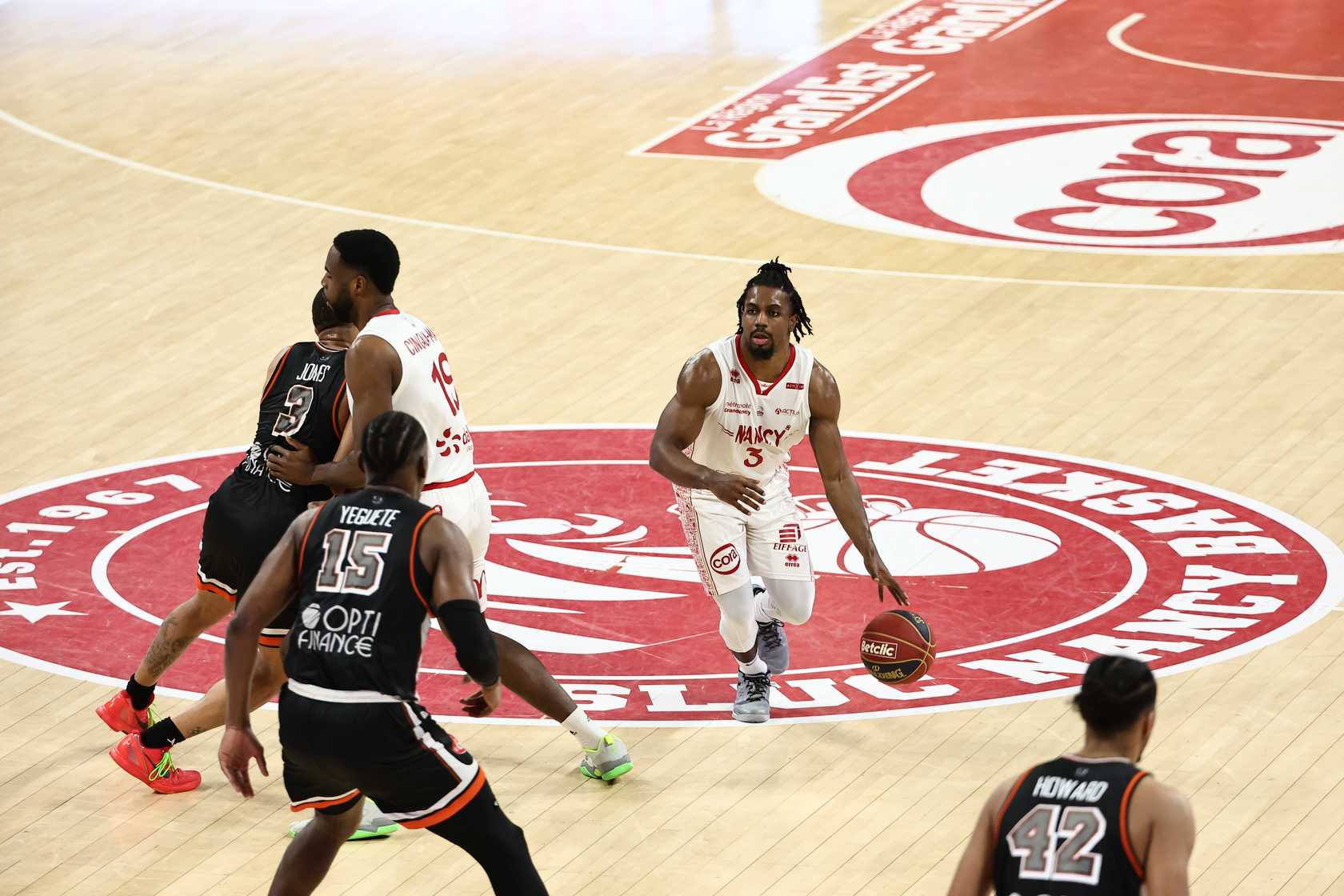 Chris Clemons fait "énormément de bien" au SLUC Nancy - BeBasket