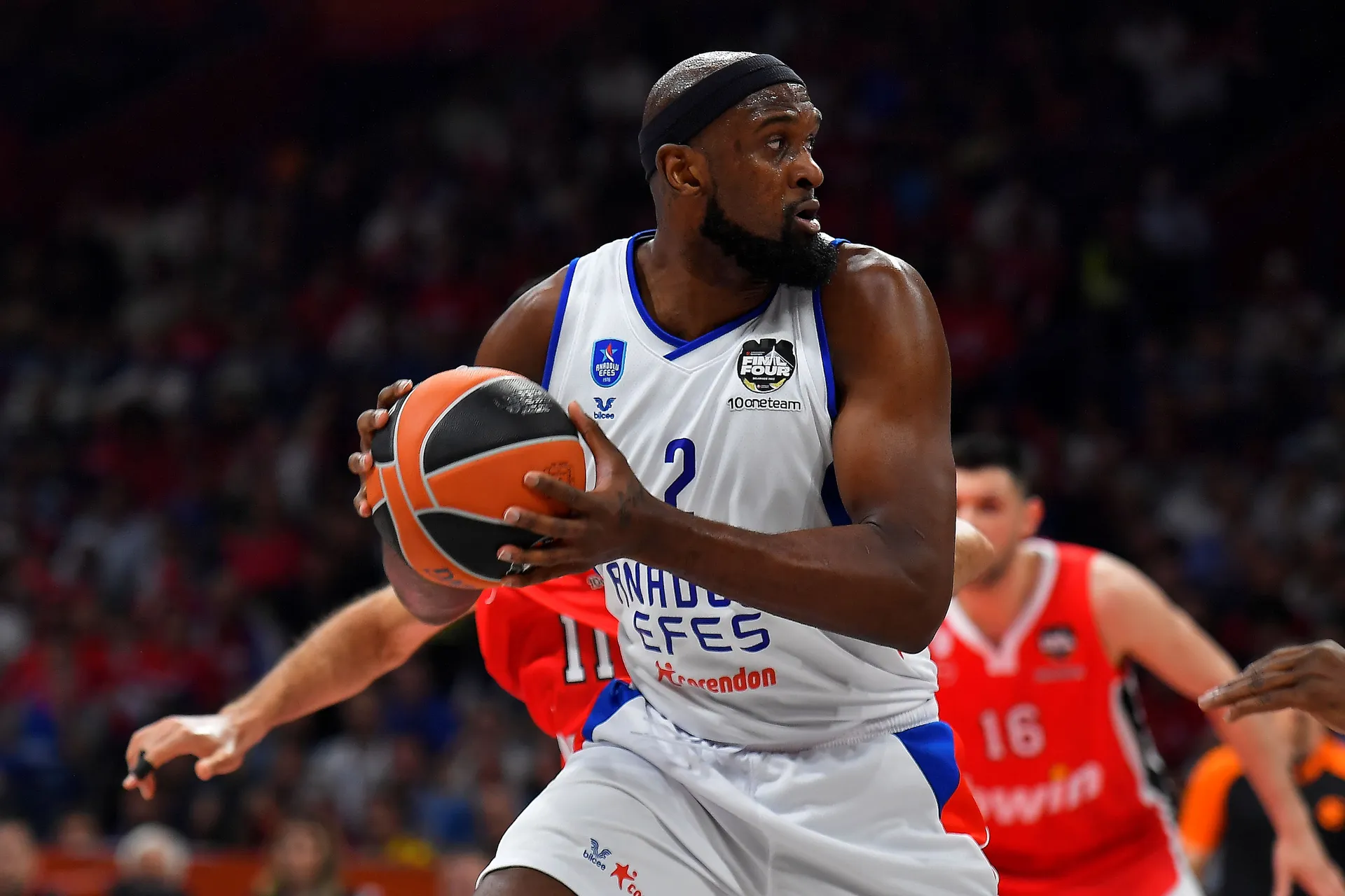 Chris Singleton (Anadolu Efes) admis à l’hôpital pour une suspicion de crise cardiaque - BeBasket