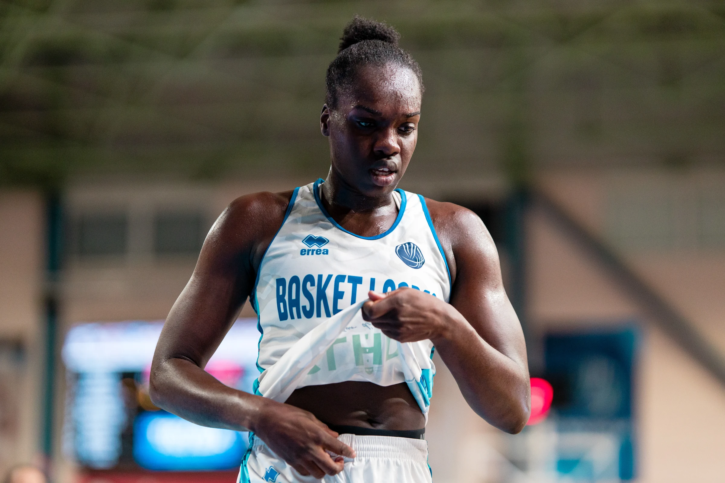 Clarince Djaldi-Tabdi quitte le Groupe France, 14 joueuses poursuivent ...