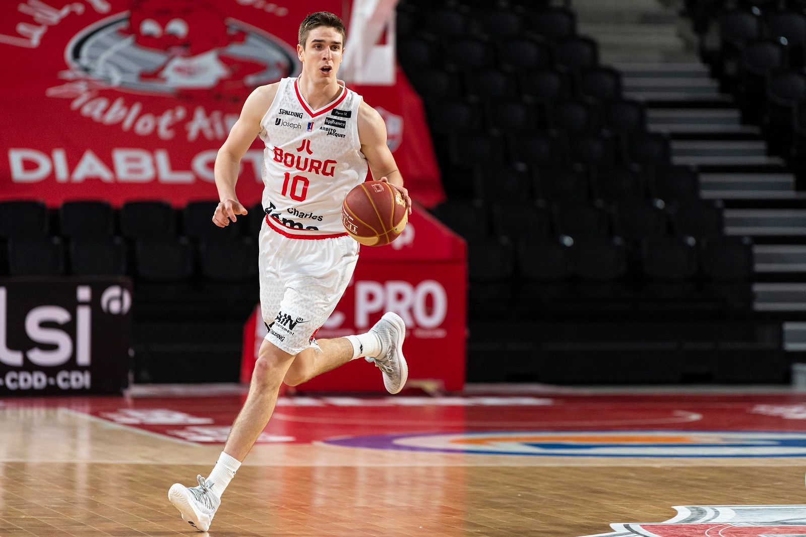 Coupé par Wroclaw (Pologne), Luka Asceric se retrouve sur le marché ...