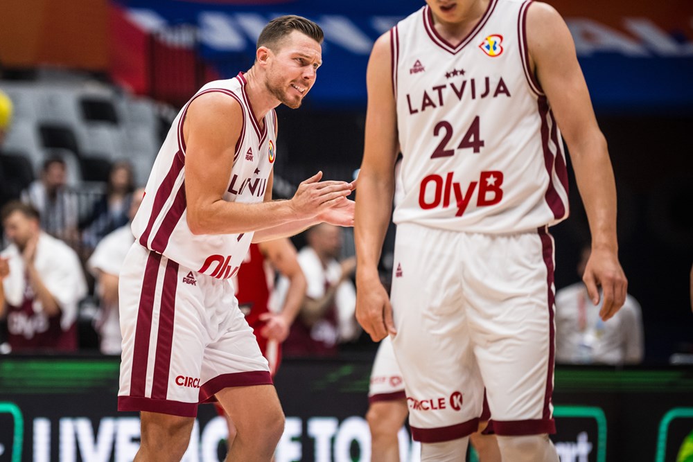 La Lettonie privée de son capitaine Dairis Bertans pour le reste de la ...