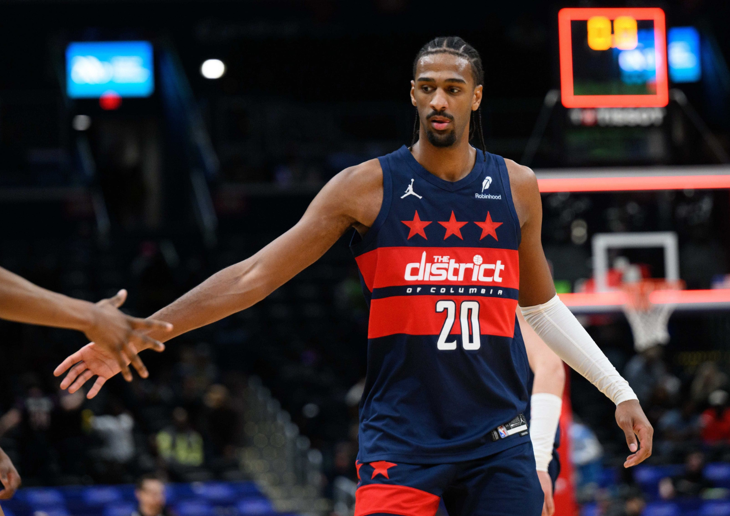 Trois jours après Joan Beringer, Alex Sarr bat le record historique de ...