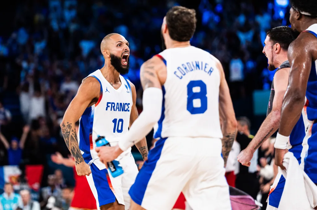 Evan Fournier à propos de Vincent Collet : "Ça fait deux matchs qu'il ...