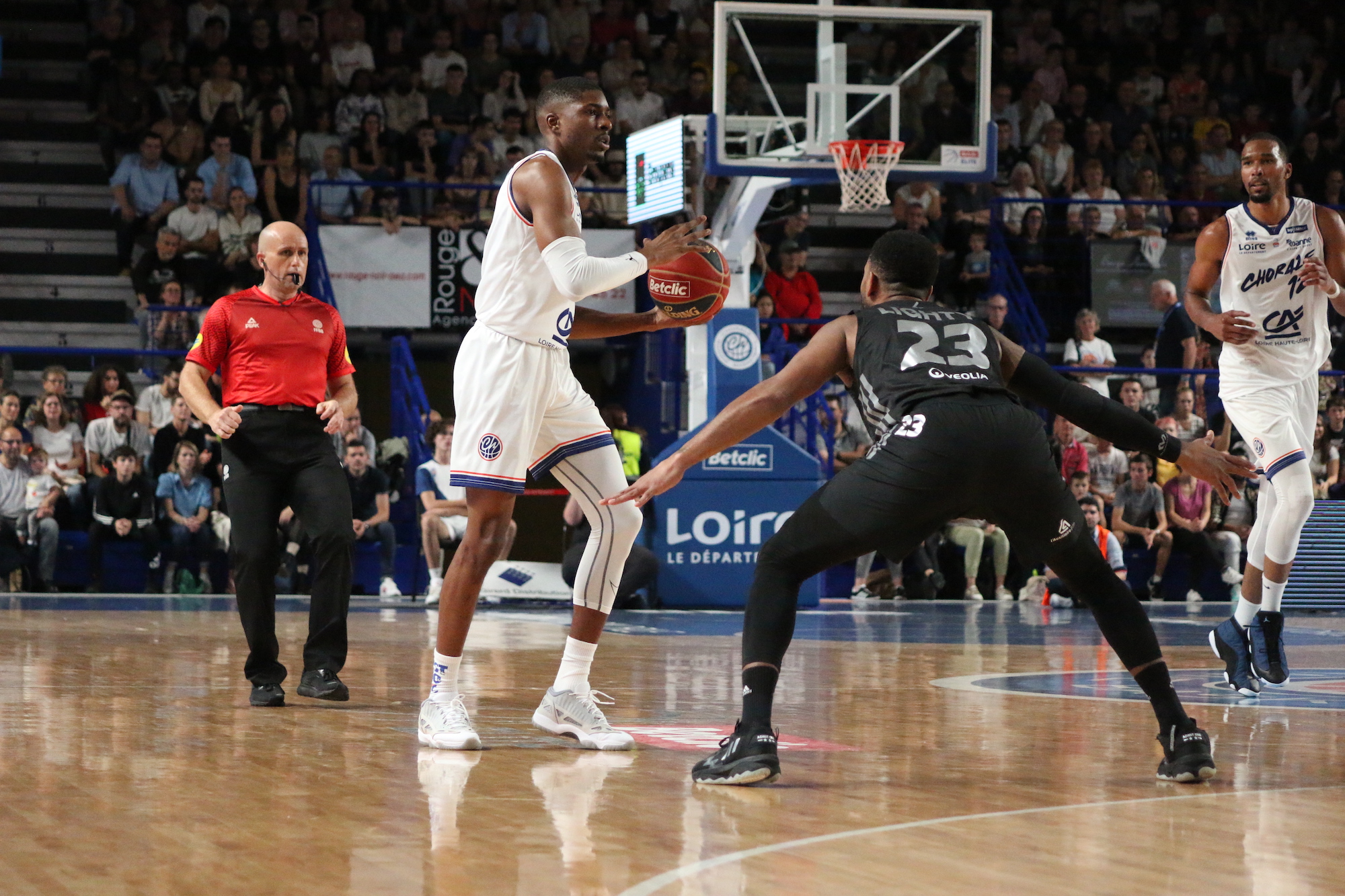 Avec un Ronald March de gala, Roanne s'offre l'ASVEL - BeBasket