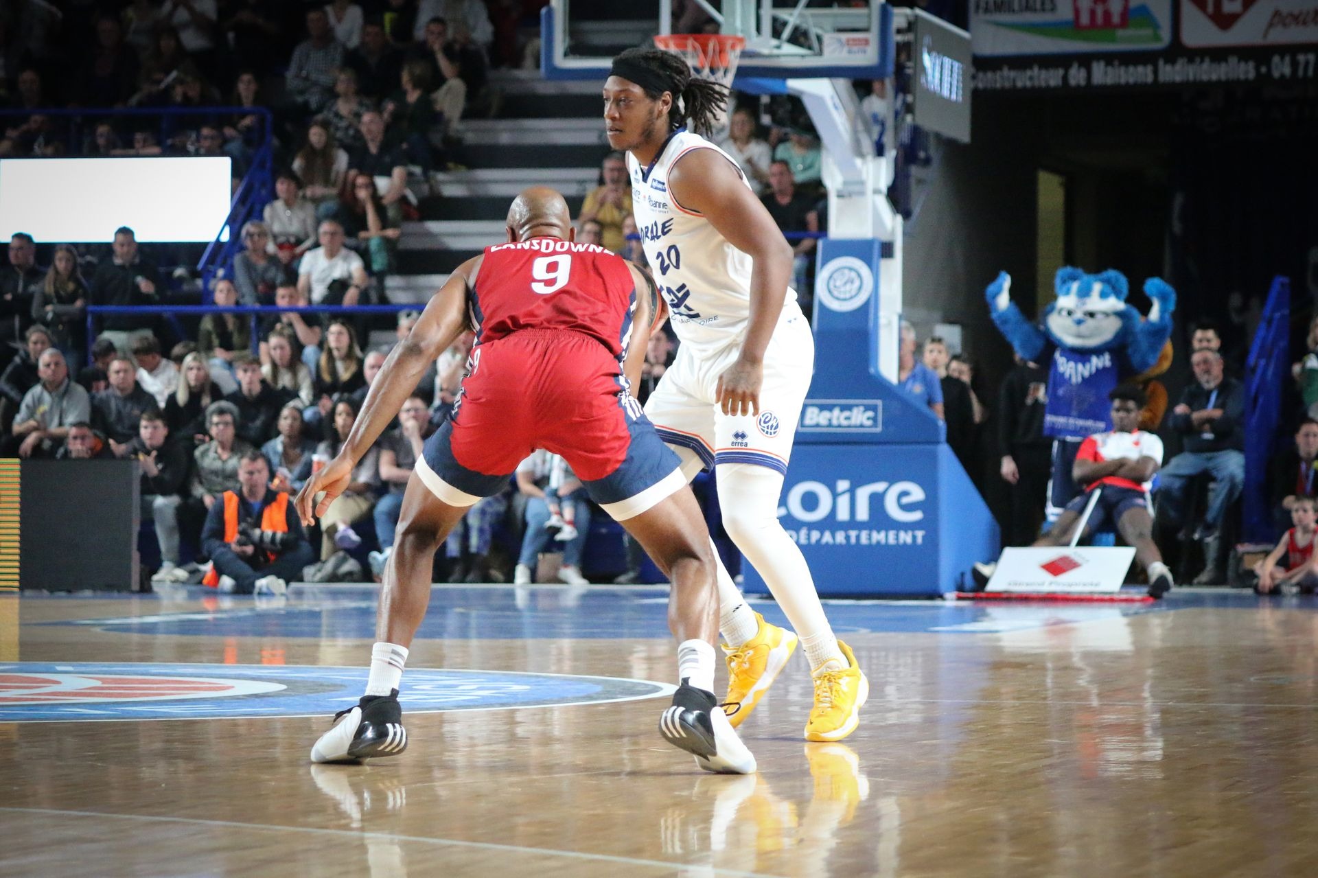 Éphémère Roannais, Isaiah Ross signe au Kosovo - BeBasket