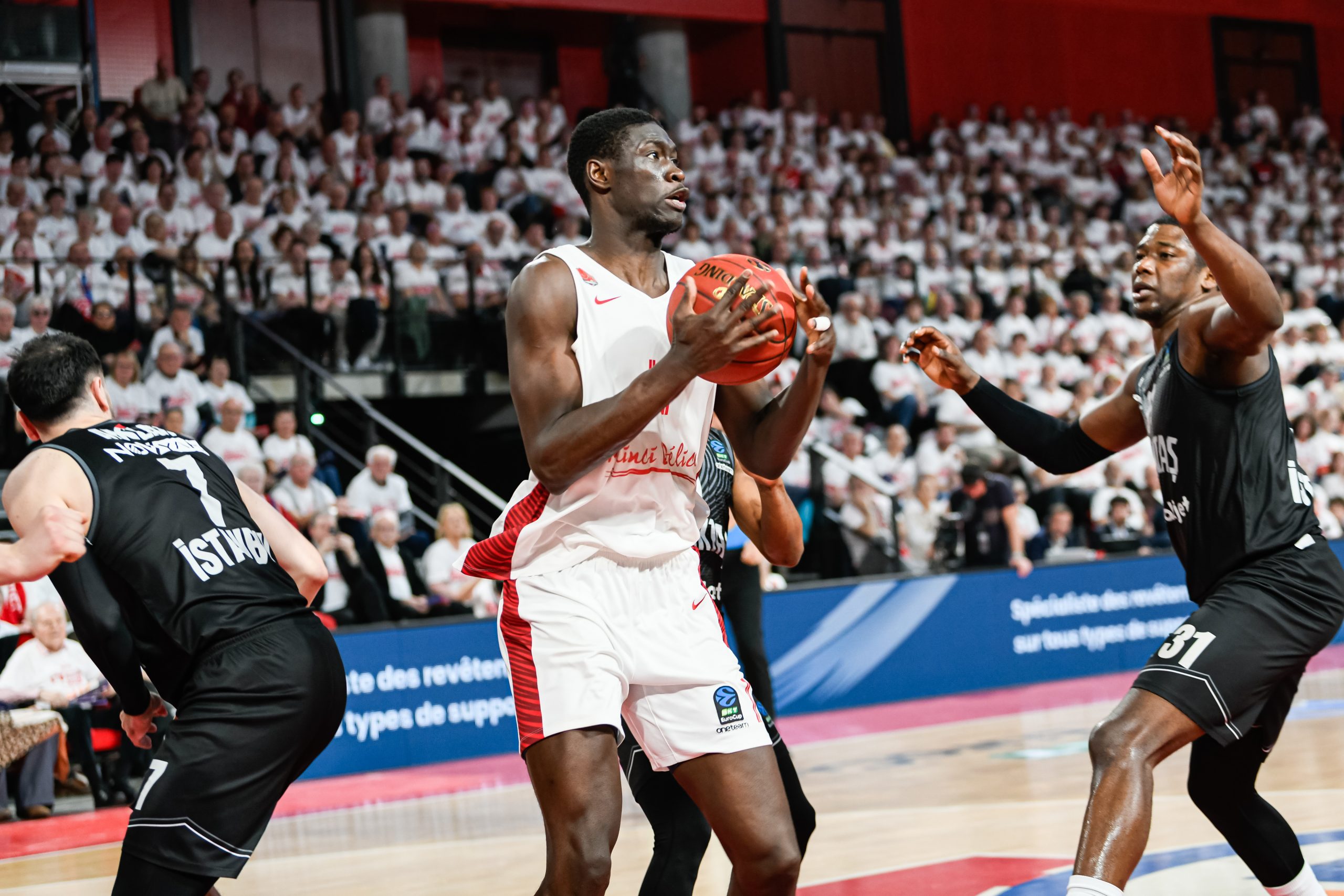 Les excuses de Bodian Massa (Bourg) après son expulsion - BeBasket