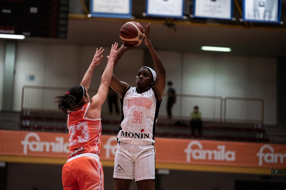 Keisha Hampton remplace Margaux Claveau à Landerneau - BeBasket