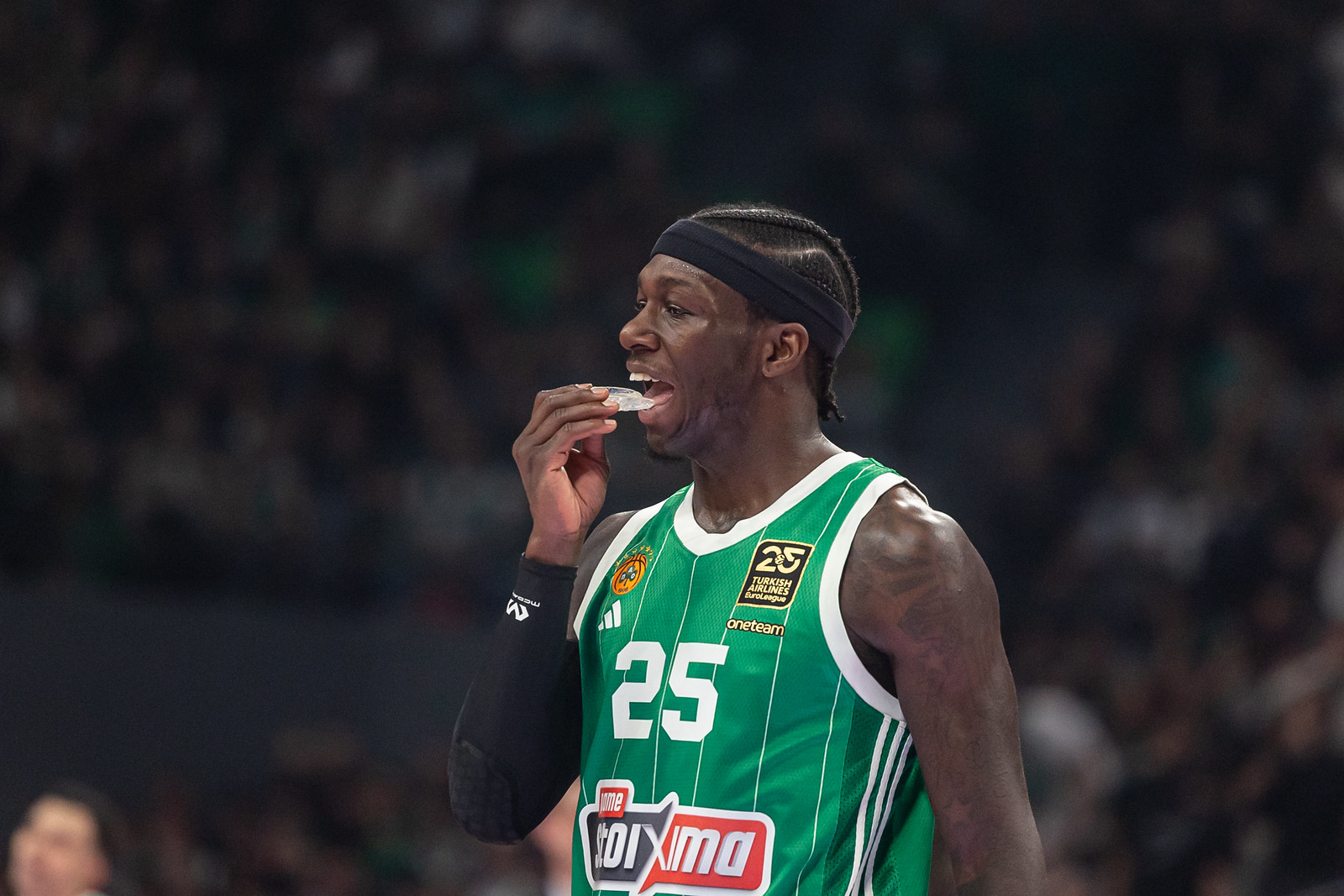 Kendrick Nunn démarre fort : déjà MVP de la 1ère journée d’EuroLeague ...