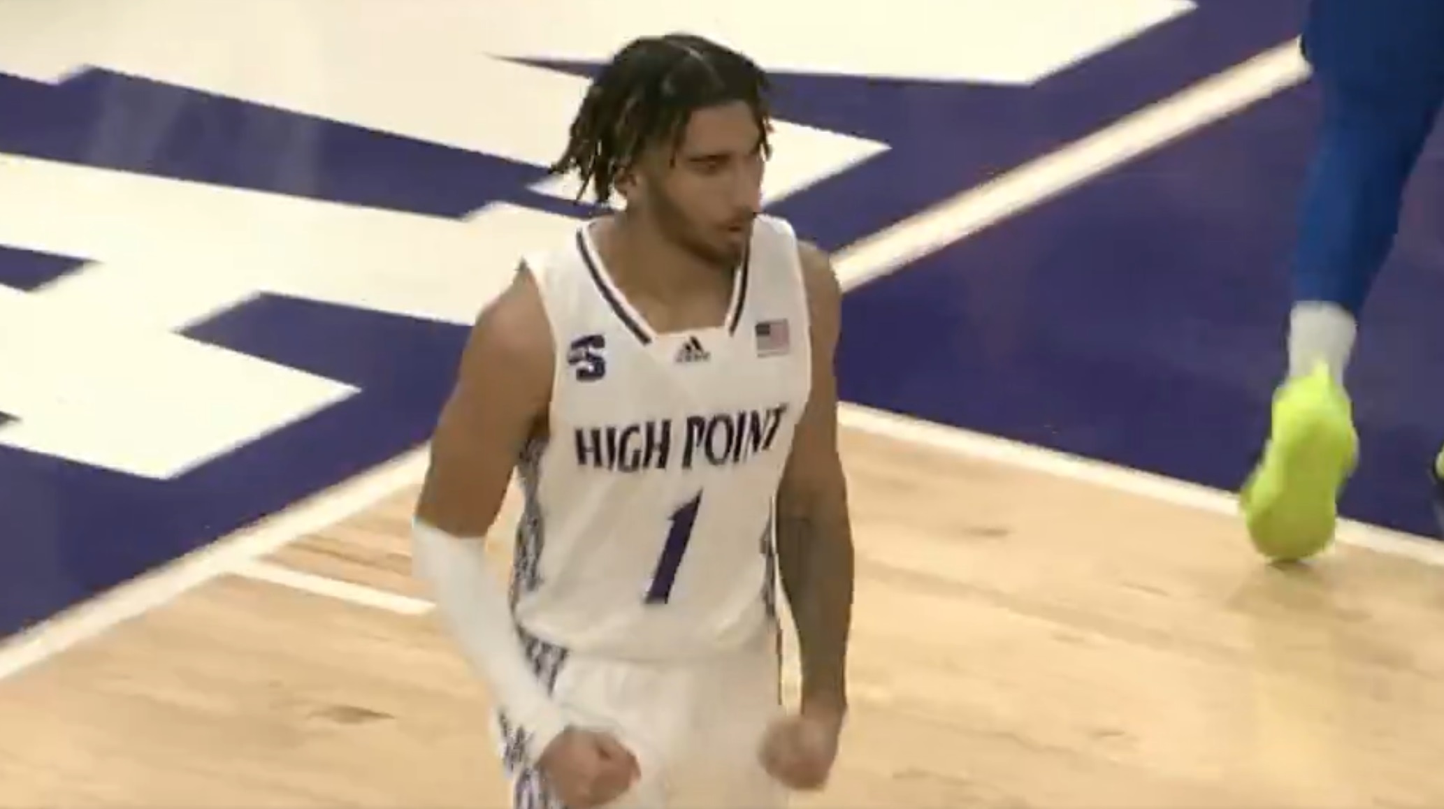 Kezza Giffa, un record aux lancers francs et une 12e victoire de suite ...