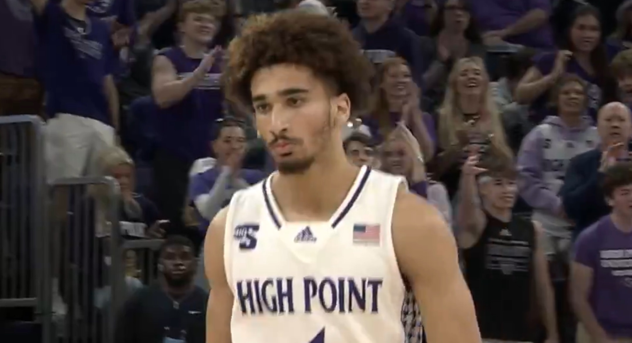 Kezza Giffa, dans le cinq de sa conférence, rate la finale d'un souffle ...