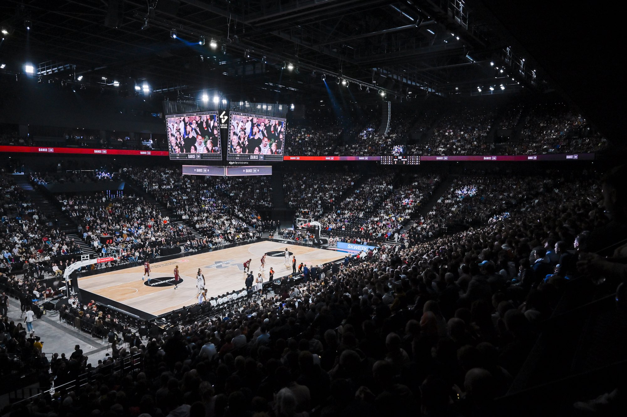 8 000 personnes attendues à l'Arena de Décines pour ASVEL - Valence ...