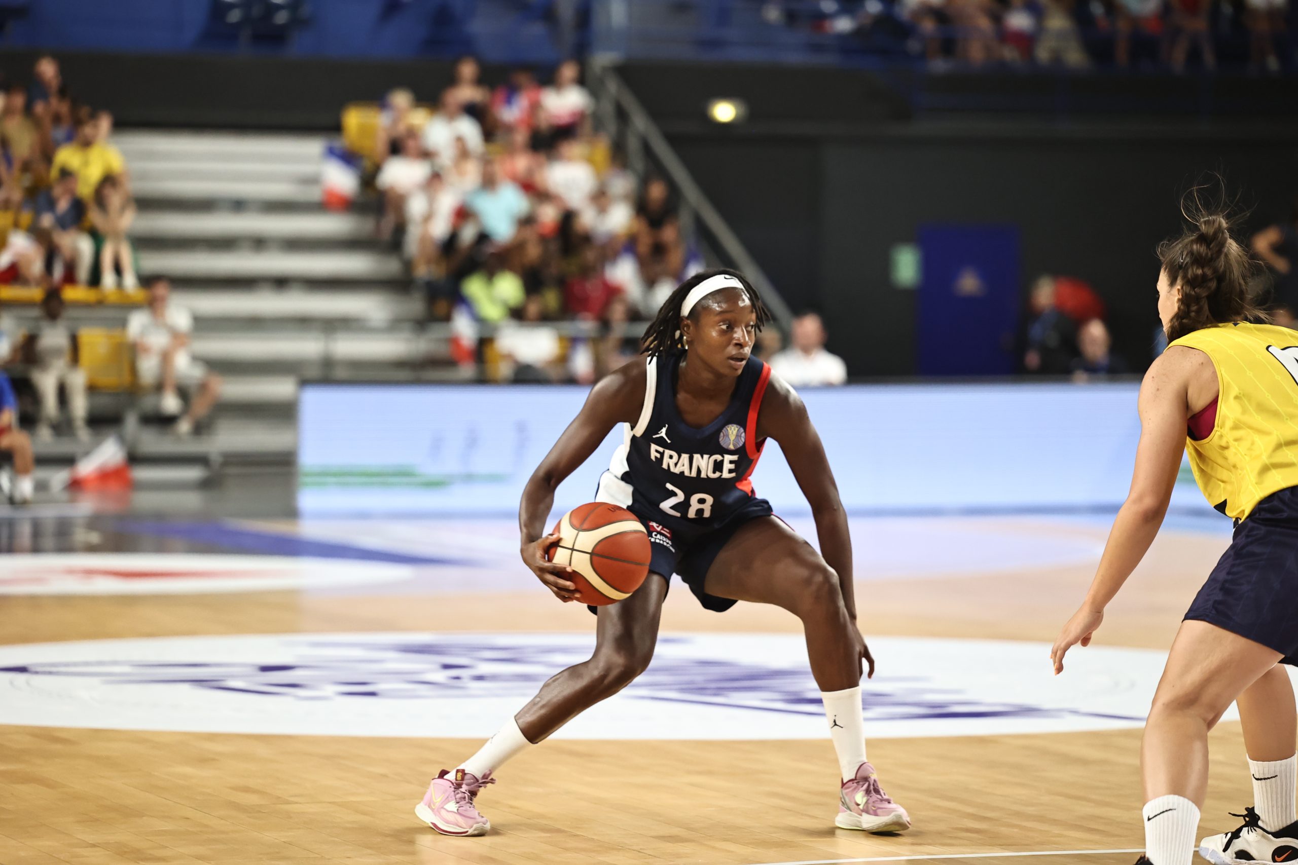 Migna Touré, a fourth French player joins the Golden State Valkyries ...