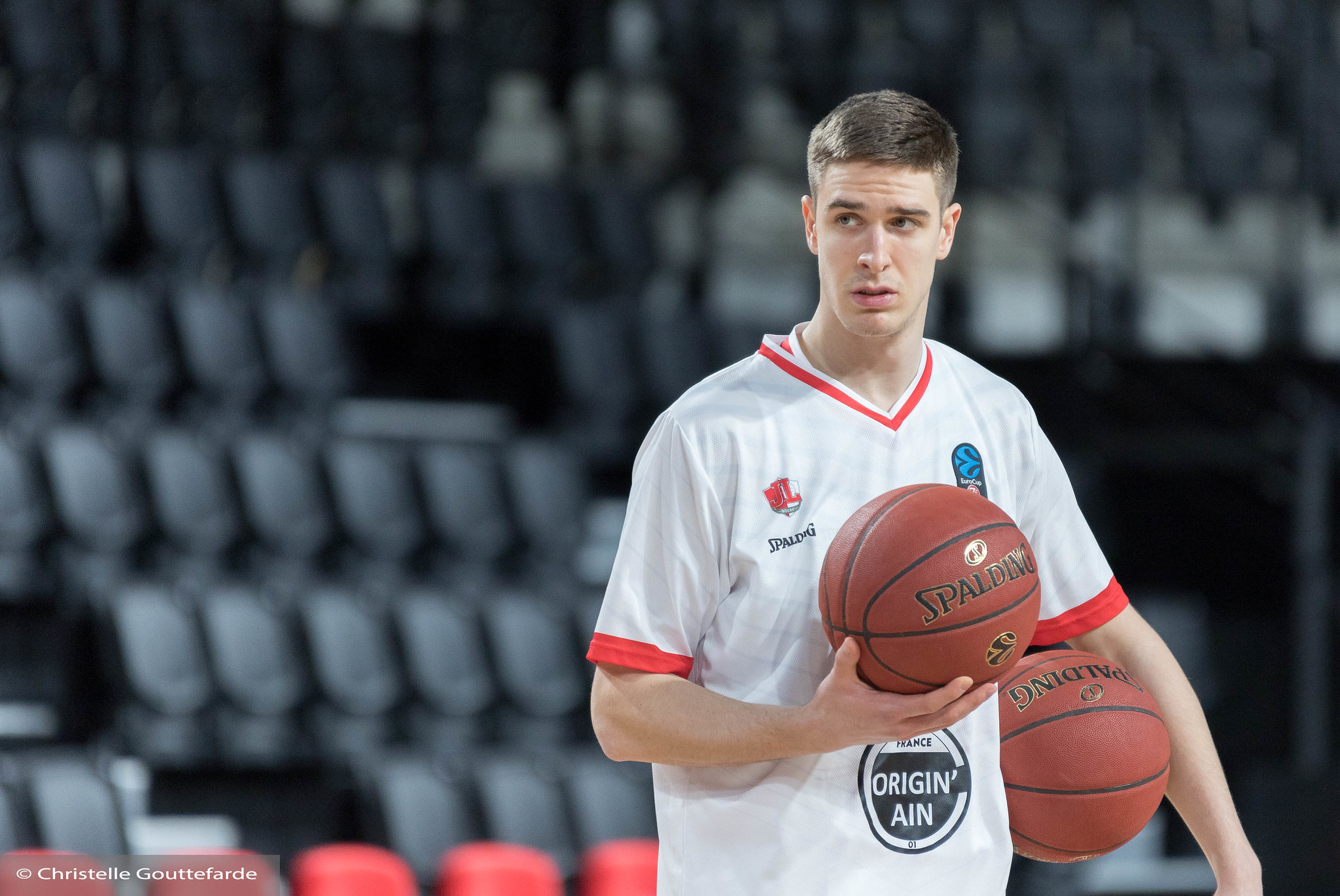 Après plus d'un an d'absence, Luka Asceric pourrait se relancer à ...