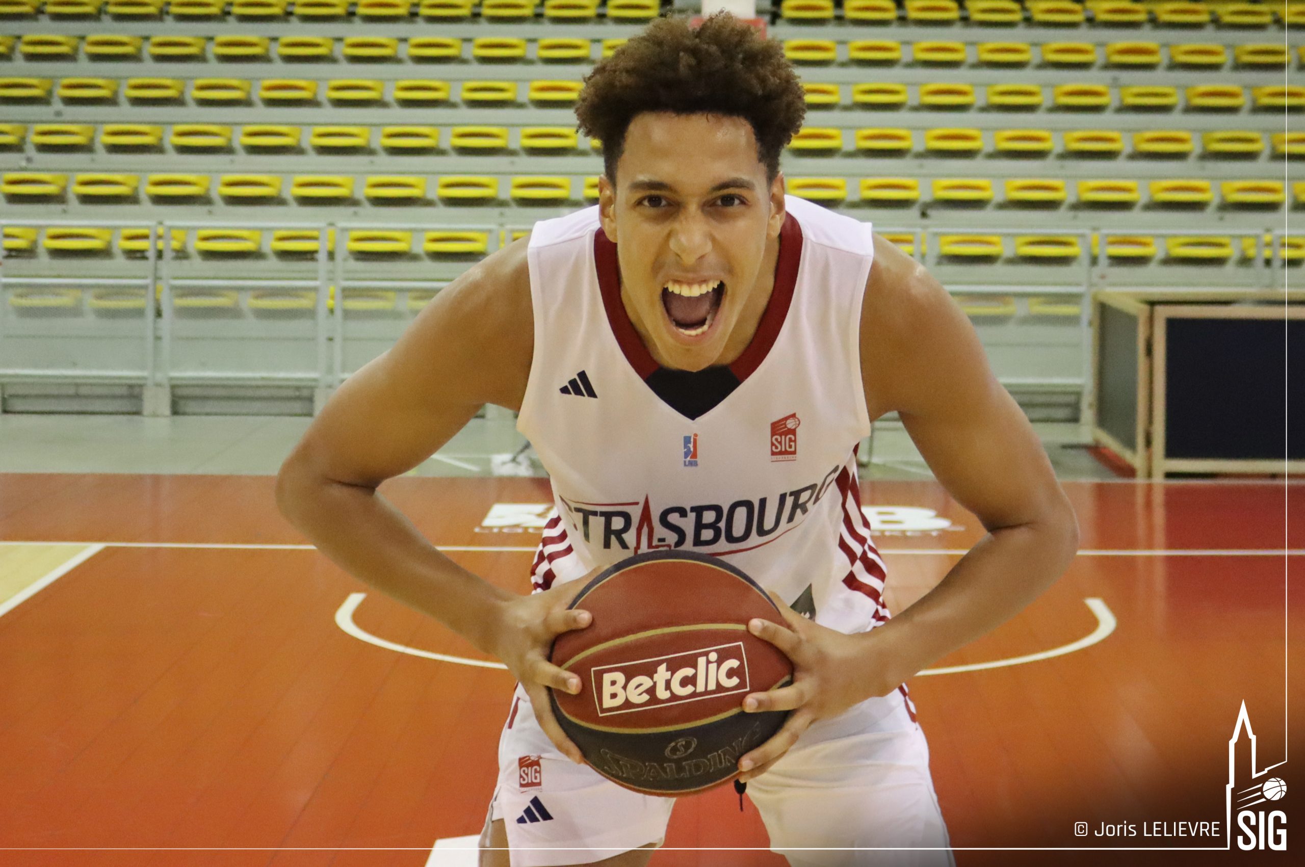 Matheo Coffi (Strasbourg) finit à 43 d'évaluation contre Saint-Quentin ...