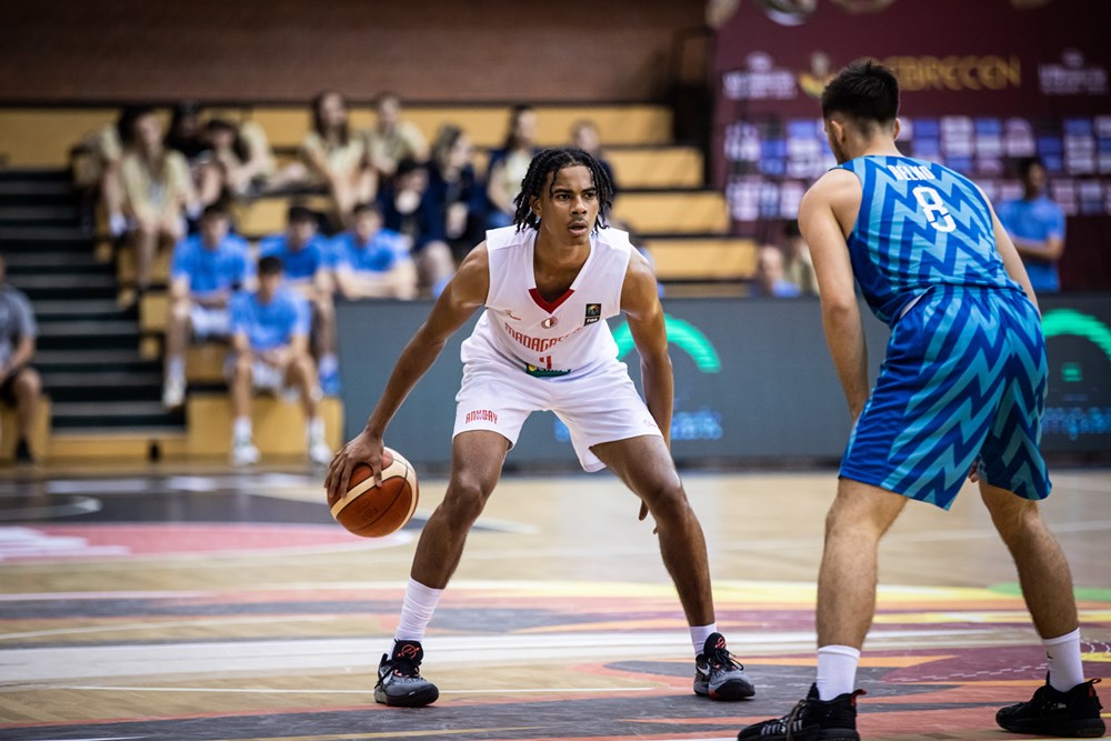 Mathias M'Madi en deuxième division espagnole, au CB Moron - BeBasket