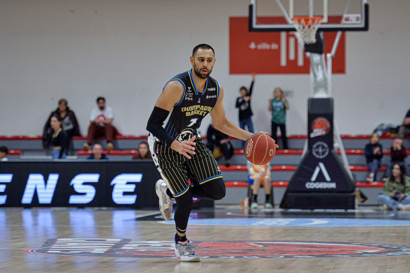 Mathis Keïta arrive au HTV, Nikola Knezevic reste - BeBasket