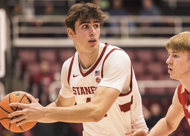 Maxime Raynaud, finaliste du Kareem Abdul-Jabbar Center of the Year ...