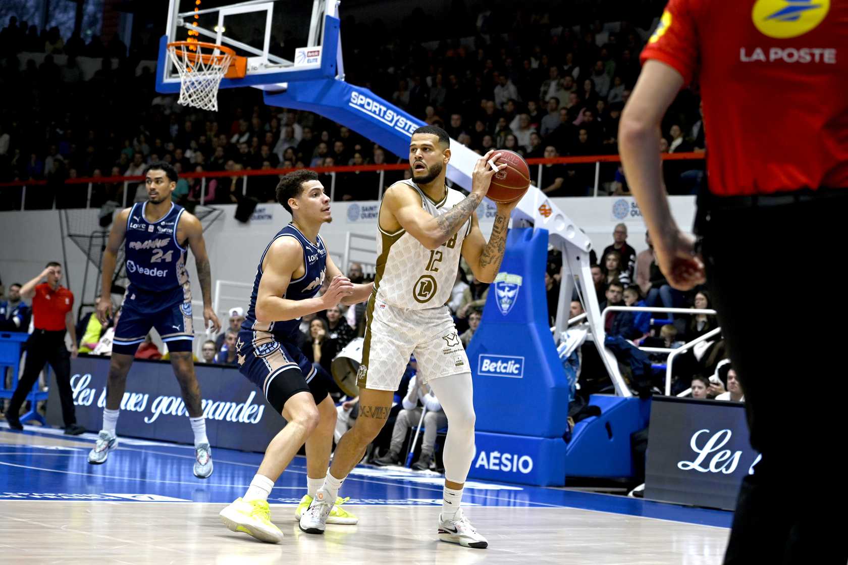 "Nos joueurs extérieurs ne sont pas au niveau" : Roanne va remplacer ...