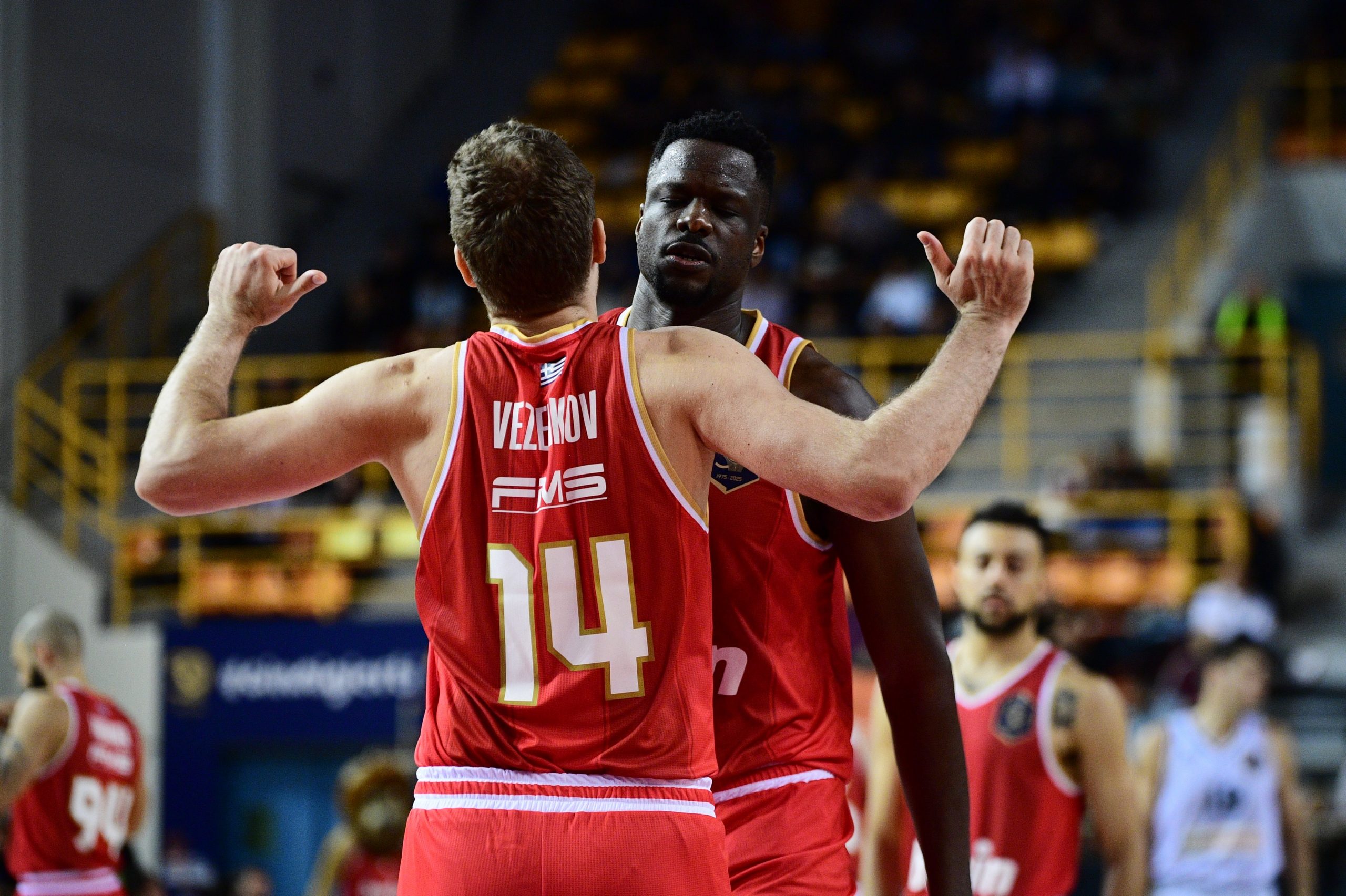 Evan Fournier et Moustapha Fall en finale de la Coupe de Grèce avec l ...