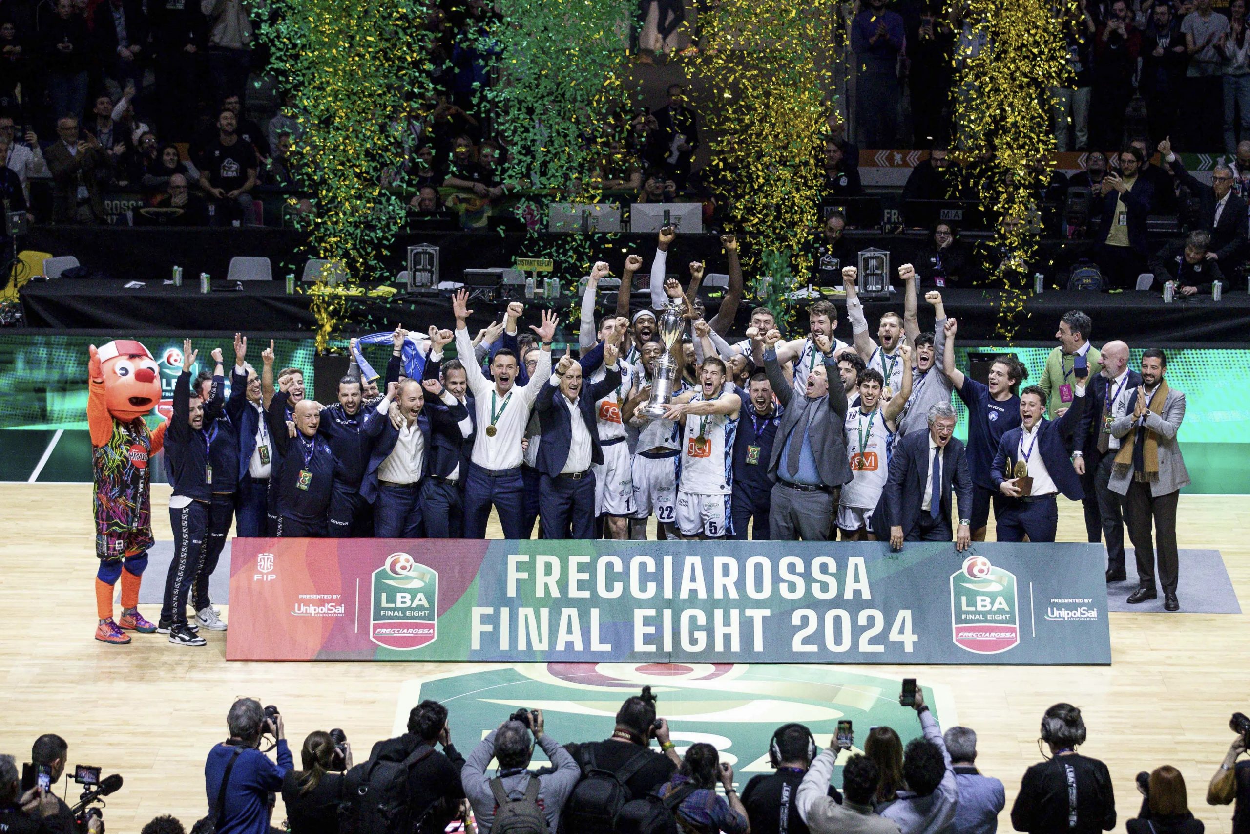 Naples bat Milan en finale du Final 8 - BeBasket