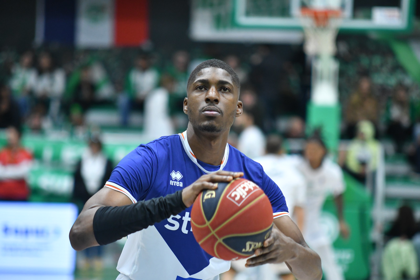 Ronald March prolonge sa saison au Koweït - BeBasket