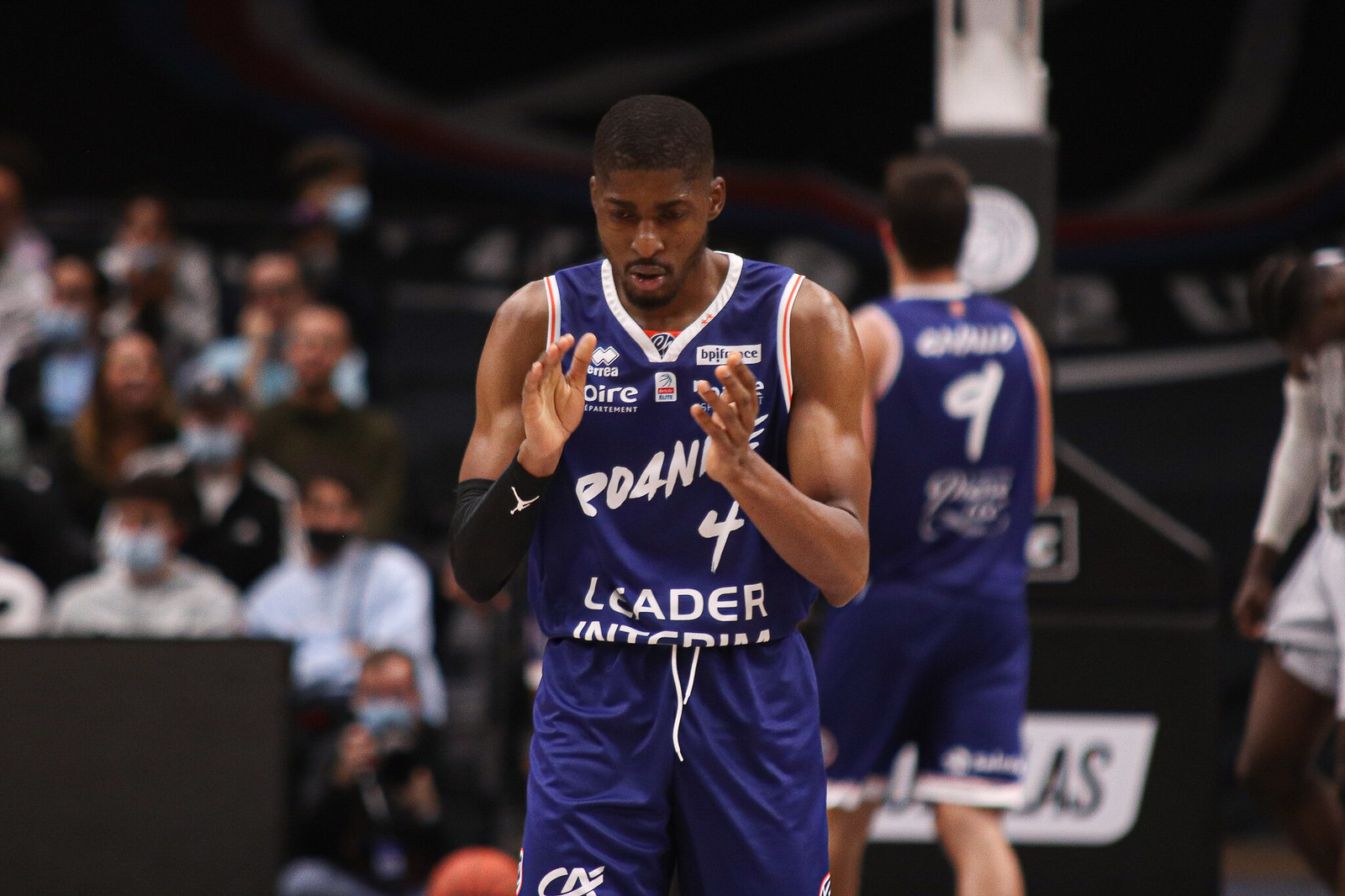 Bien à Roanne, Ronald March aimerait atteindre le Top 8 - BeBasket