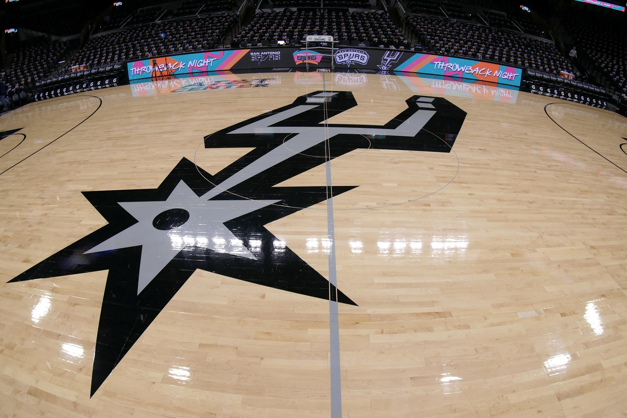 Les Spurs investissent 2,1 milliards $ dans une nouvelle salle : un ...