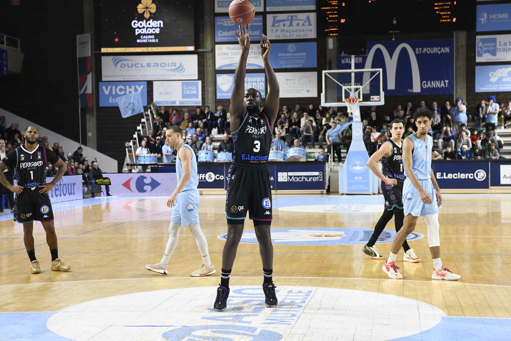 Temidayo Yussuf va jouer sa dernière avec Boulazac ce vendredi face à ...