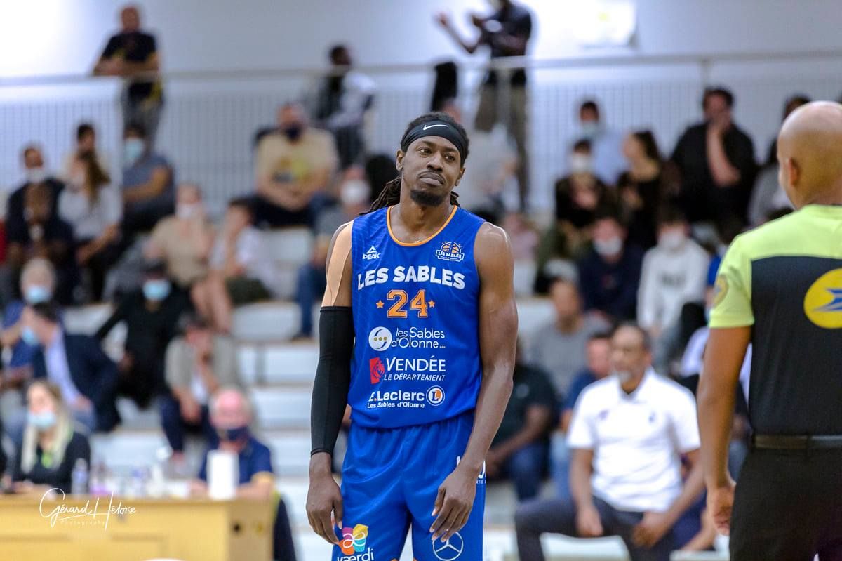 Un nouveau tour de piste à Besançon pour Mykal Riley ! - BeBasket